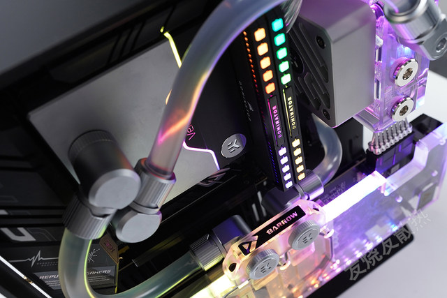 Enthusiast water-cooled Xproto-ATX split hose graphics card CPUEKWB ...