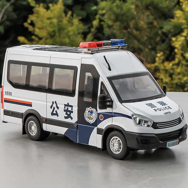 1/24 Iveco children's alloy toy car simulation police car boy public ...