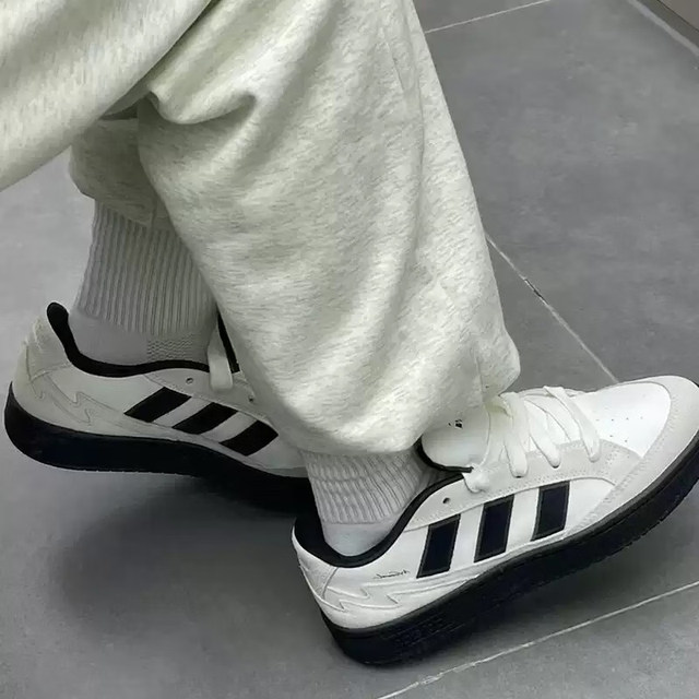 adidas Adidas sneakers men's winter gray and white retro sneakers men's ...