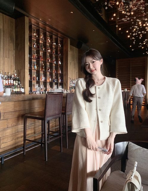 Zhao Baoni's elegant curved salt-sweet temperament small fragrance coat ...