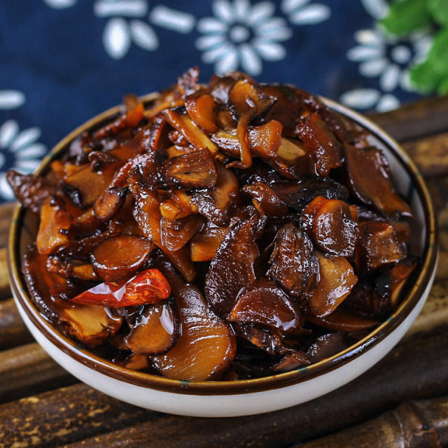 Yunnan fir fungus oil, chicken, matsutake and porcini mushrooms, spicy oily mushrooms, rice ...