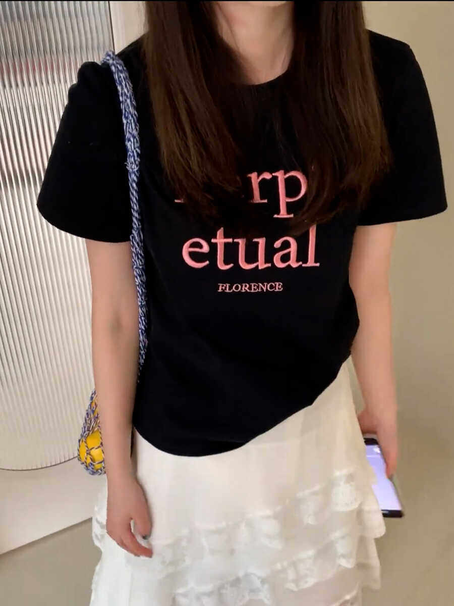Black printed short -sleeved T -shirt female 2024 new simple fashion ...