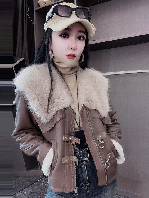 Winter new fur integrated short coat female European cargo retro big ...