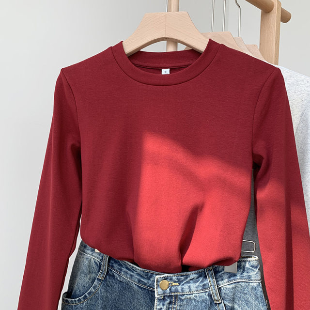 Red Right-Shoulder Women's T-Shirt, Long-Sleeved Short Tight-Fitting ...