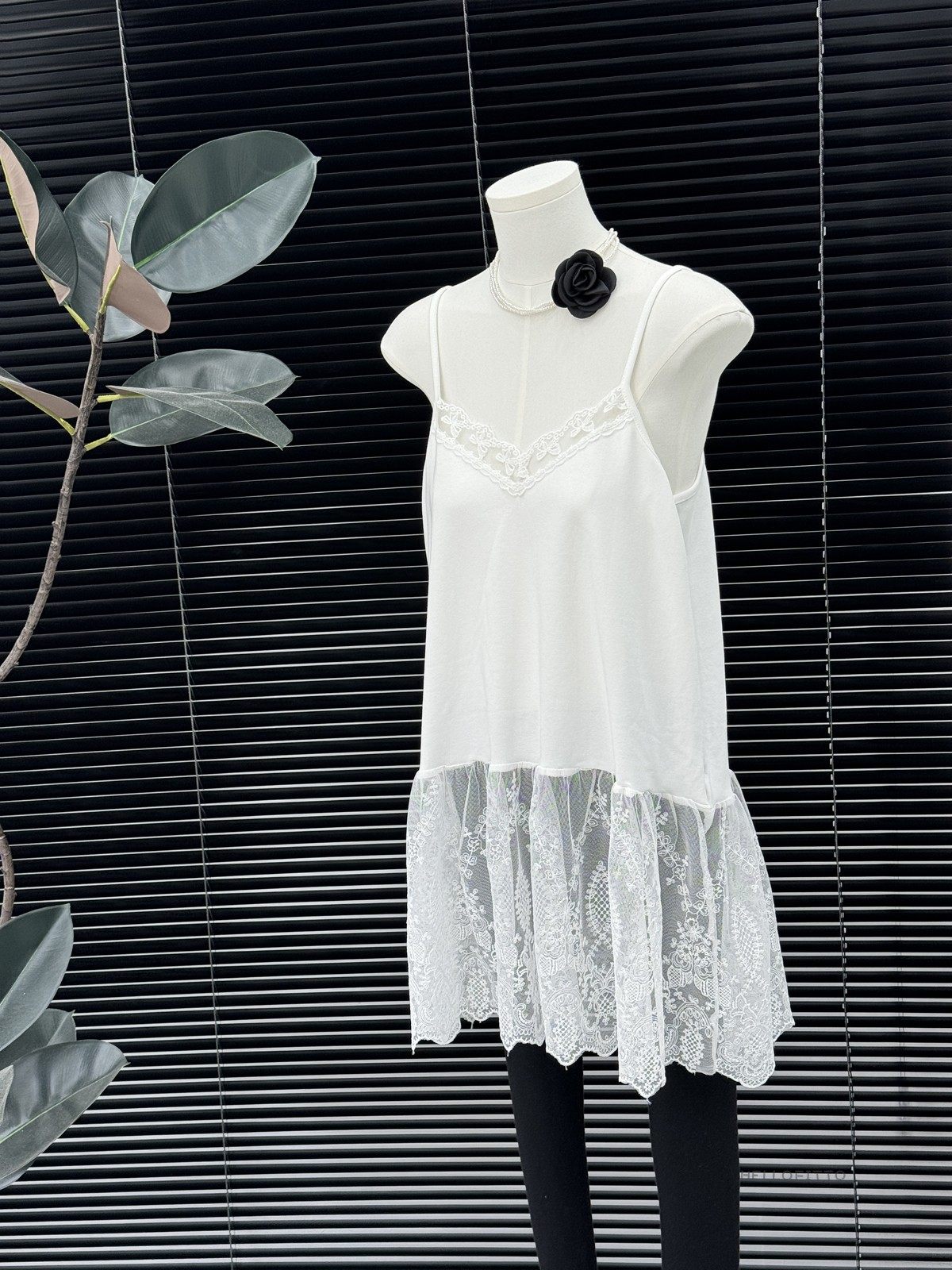 Layered base suspender vest white fashionable and versatile fashionable ...