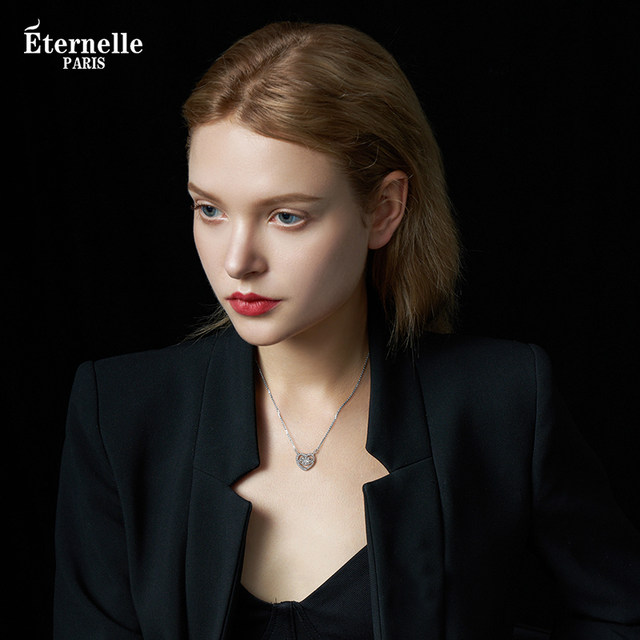 French Eternelle Original Design Love Necklace Light Luxury Senior Senior Sensing Clasia New ...