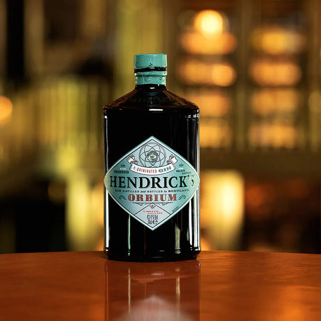 Hendrick's Gin Sir Henry's Gin Moon Gin comes with imported tonic water