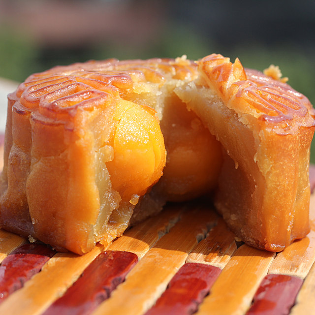 Guangzhou Lirong Traditional Restaurant Cantonese Lotus Paste Salted ...