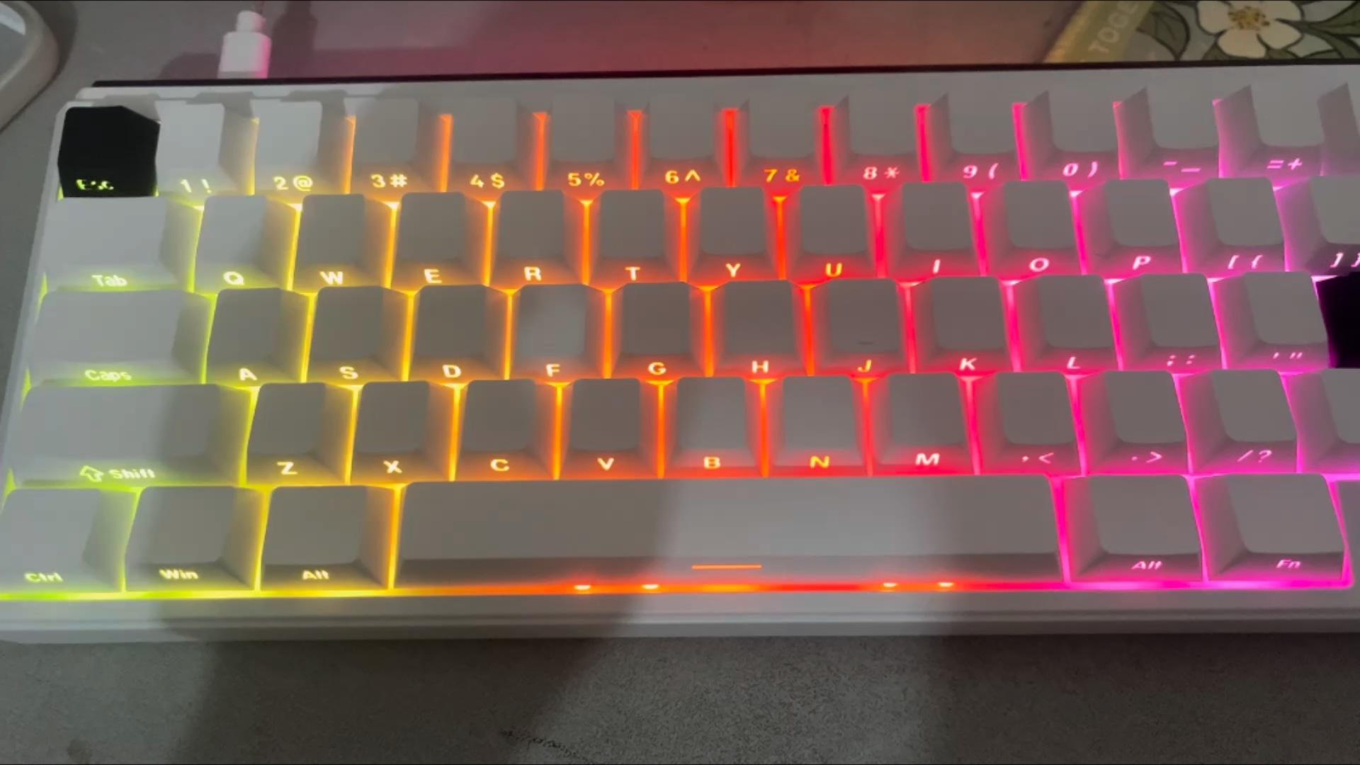 前行者DEEP68磁轴键盘 三模连接机械游戏电竞键盘 佳达隆轴 RGB灯效全键热插拔