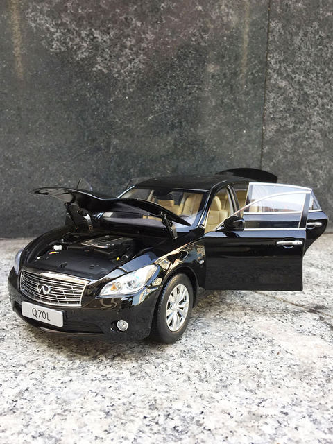 Simulated metal toy car collection ornaments Dongfeng Infiniti Q70L ...