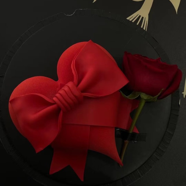 Fan Fan Ji Valentine's Day Couple Memorial Wife Birthday Cake Girls ...