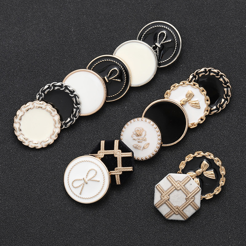 High -end button suits cashmere retro high -end coat buckle female ...