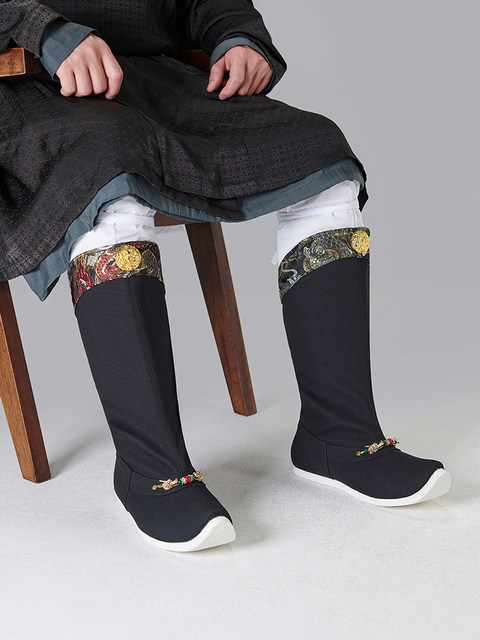 Wuyi Lane soap boots, Longbu Qingyun men's Hanfu Shoes Ming System ...