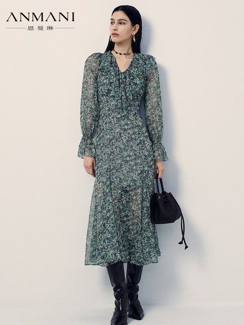 The same style in the mall-ANMANI 24 autumn new green rose printed dress Q343013F