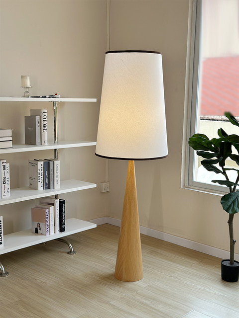 High-end light luxury floor lamp living room sofa side floor lamp ...