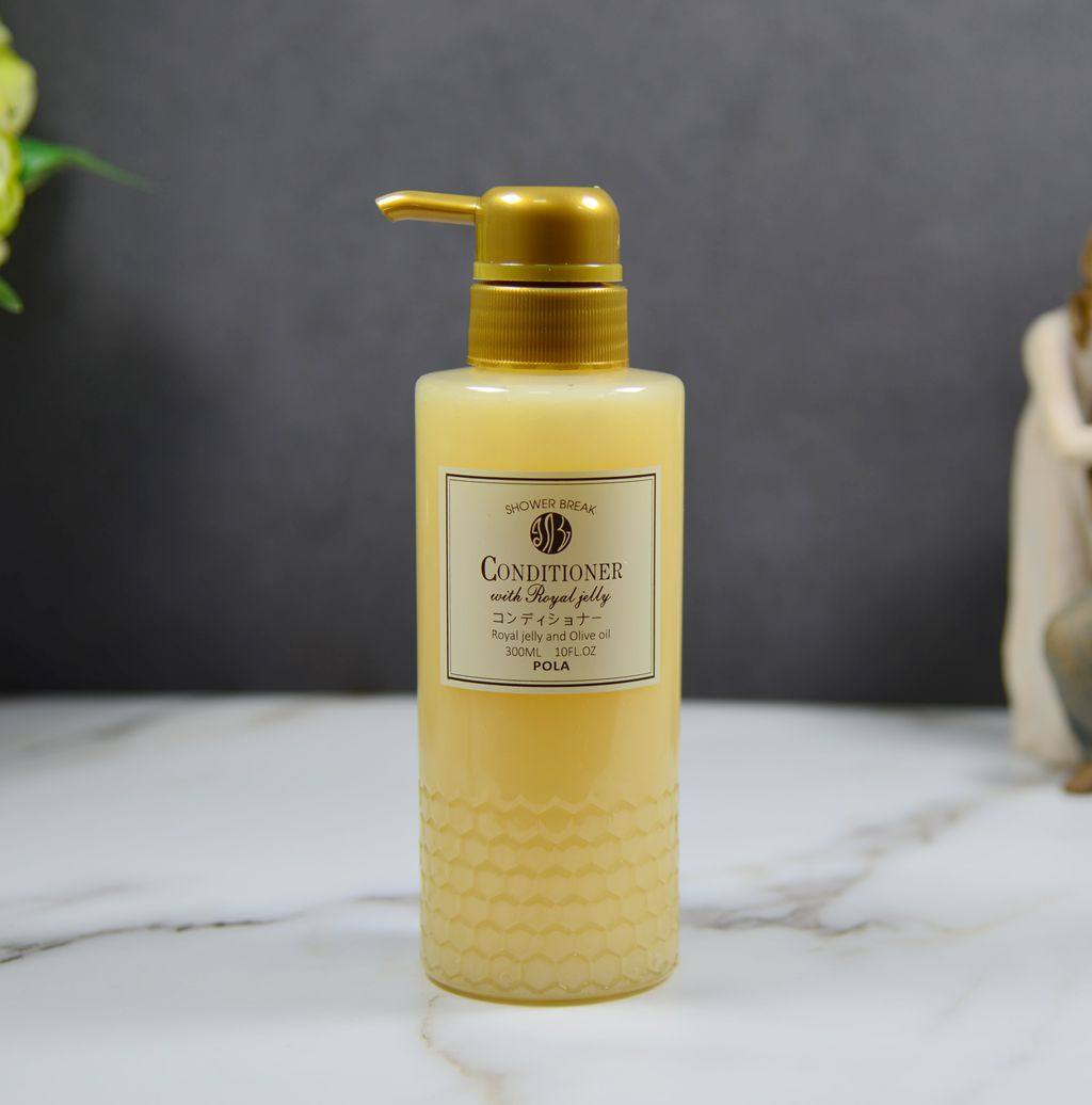 Pola Queen Bee Honey Chamomile Shampoo & Body Wash - Gentle Repair