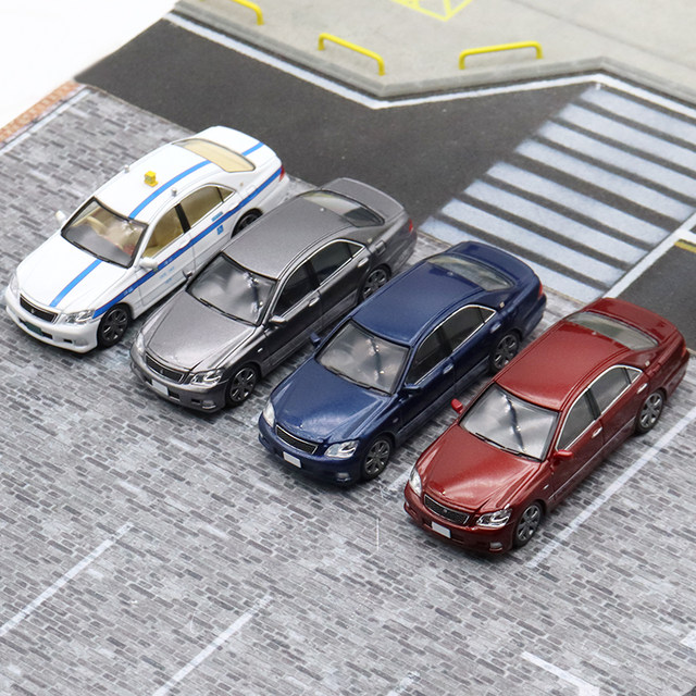 ZOOM1:64 Toyota 12th generation Crown GRS184 sports version simulation ...