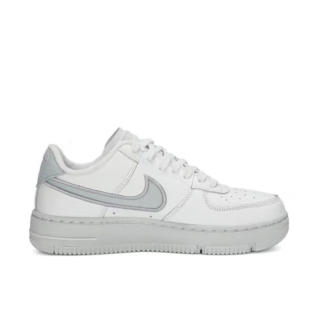 Nike women's Air Force One sneakers AF1 low-top retro sneakers white ...