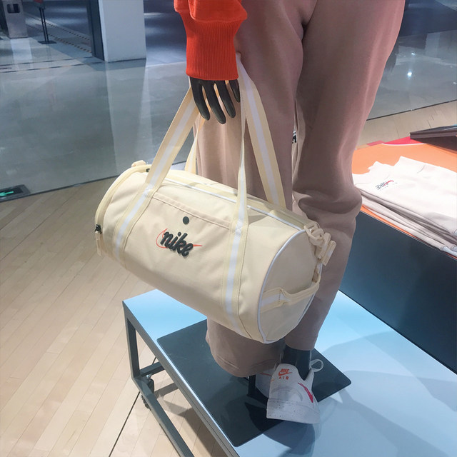 Nike Nike new small capacity portable leisure sports training shoulder ...