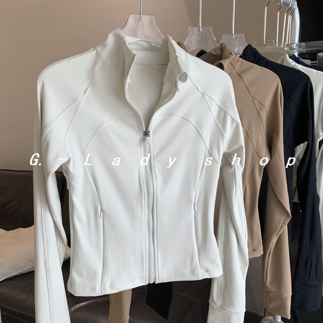 Ace jackets enter the pit first: Define short brushed sports jacket