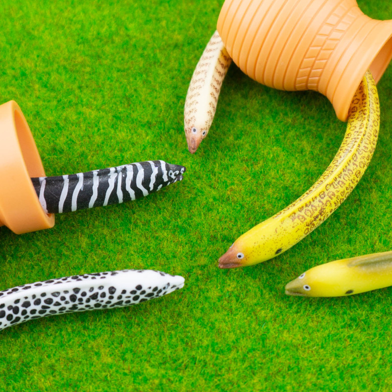Japanese Moray Eel Figure - Realistic Animal Model Toy