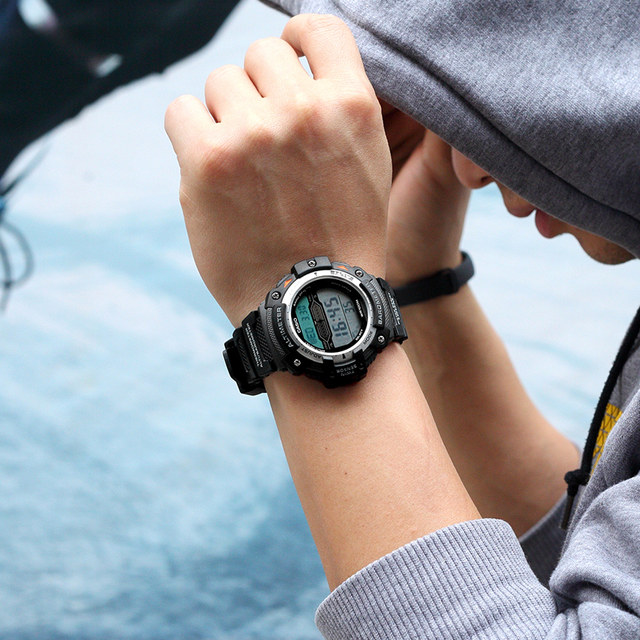 Casio mountaineering watch LCD electronic watch thermometer compass ...