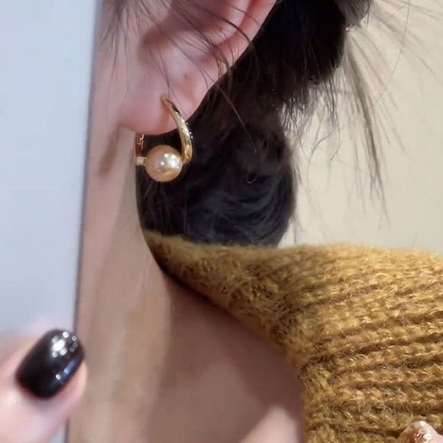 Maillard color pearl earrings for women, exquisite and simple, washable ...