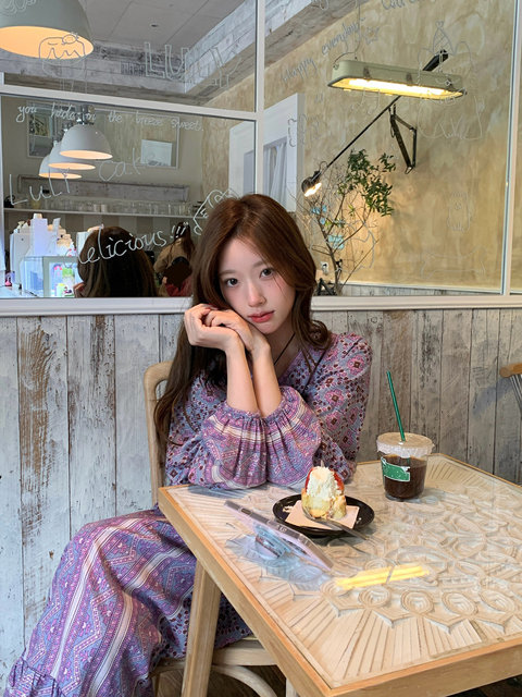 SoRoom purple V-neck printed ethnic dress with loose atmosphere and ...