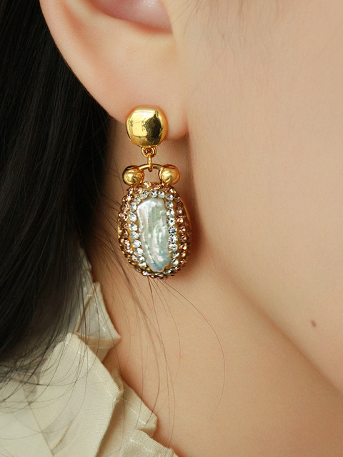 Middle -aged Heavy Industry Light luxury natural Baroque earless earmus ...