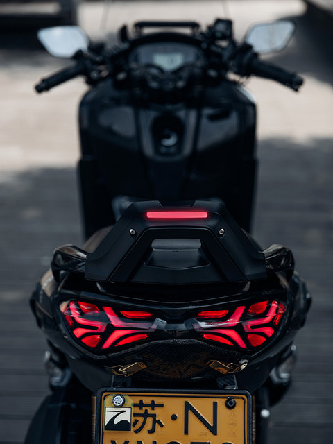 Suitable for 20-24 Yamaha NMAX155 modified backrest with light NMAX ...