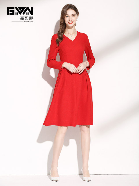 Red dress 2024 new spring V -neck long sleeve simple commuting tempera