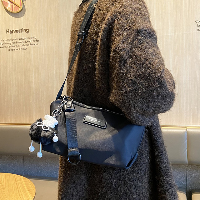 Outdoor casual small bag single shoulder Japanese simple style ...