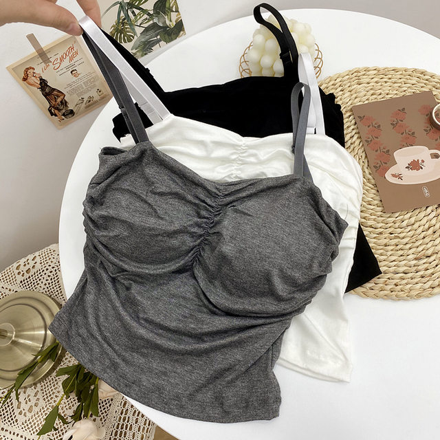 Beautiful vest female in autumn and winter wearing chest pads wrapped ...