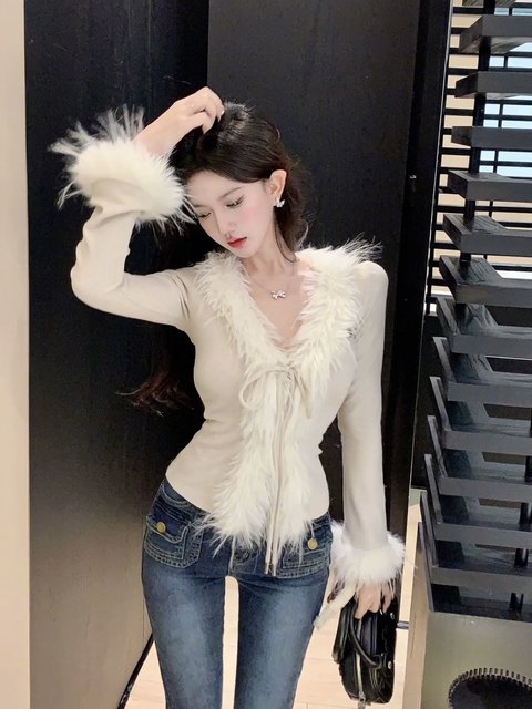 Autumn and winter atmosphere, wool sweater, V-neck strap cardigan ...