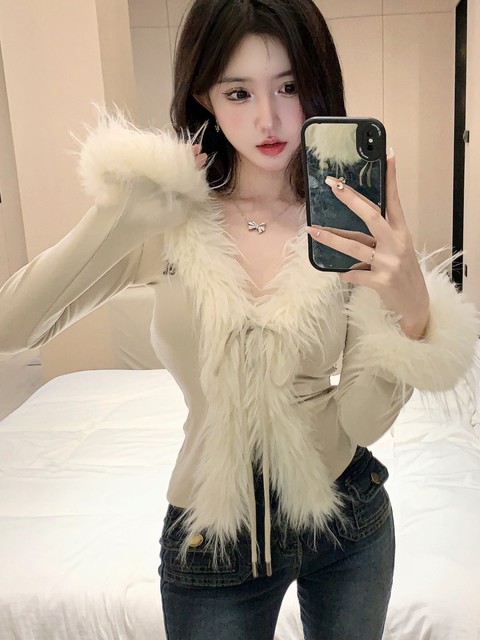 Autumn and winter atmosphere, wool sweater, V-neck strap cardigan ...