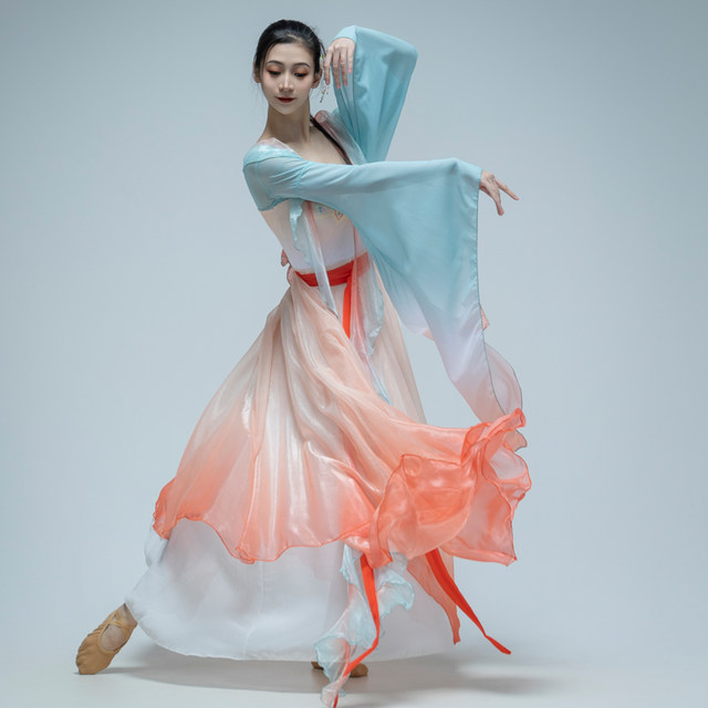 Xia Hui's daughter loves the same elegant body rhyme practitioner ...