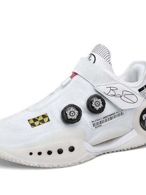 Rotating buttons basketball shoes