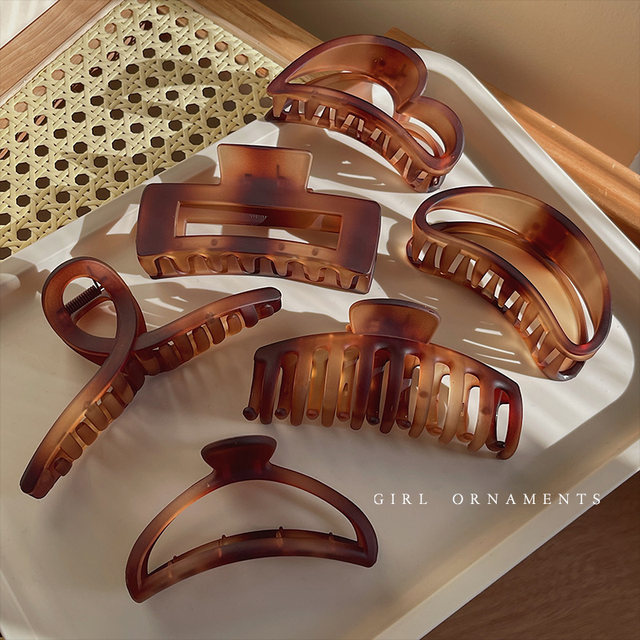 Amber matte large-sized grab clip summer head back hair clip simple ...