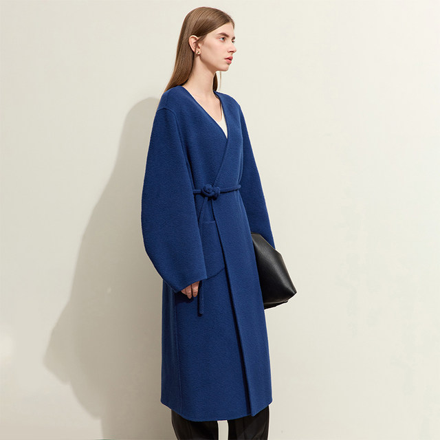 AMII2024 winter new Chinese new Chinese with plate buckle waist rope V ...