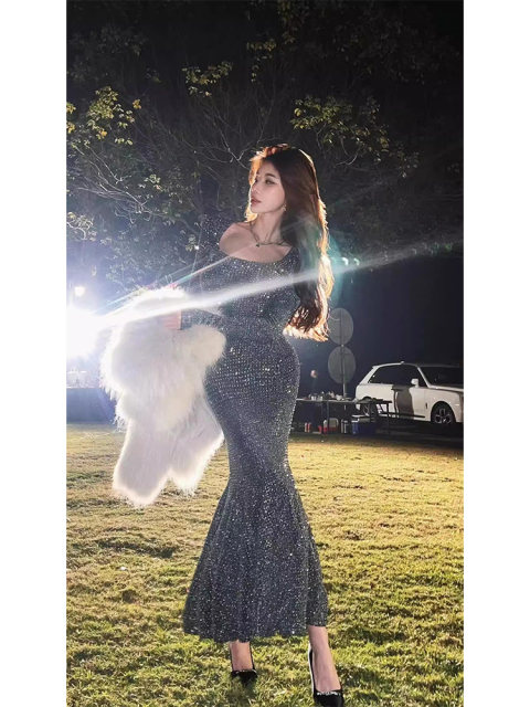 Li Wanjun's slimness, thin temperament, long sleeves, light luxury ...