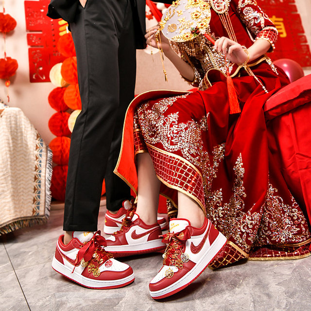 Red AJ wedding shoes dunk engagement wedding flat bottom shoes Xiuhe ...