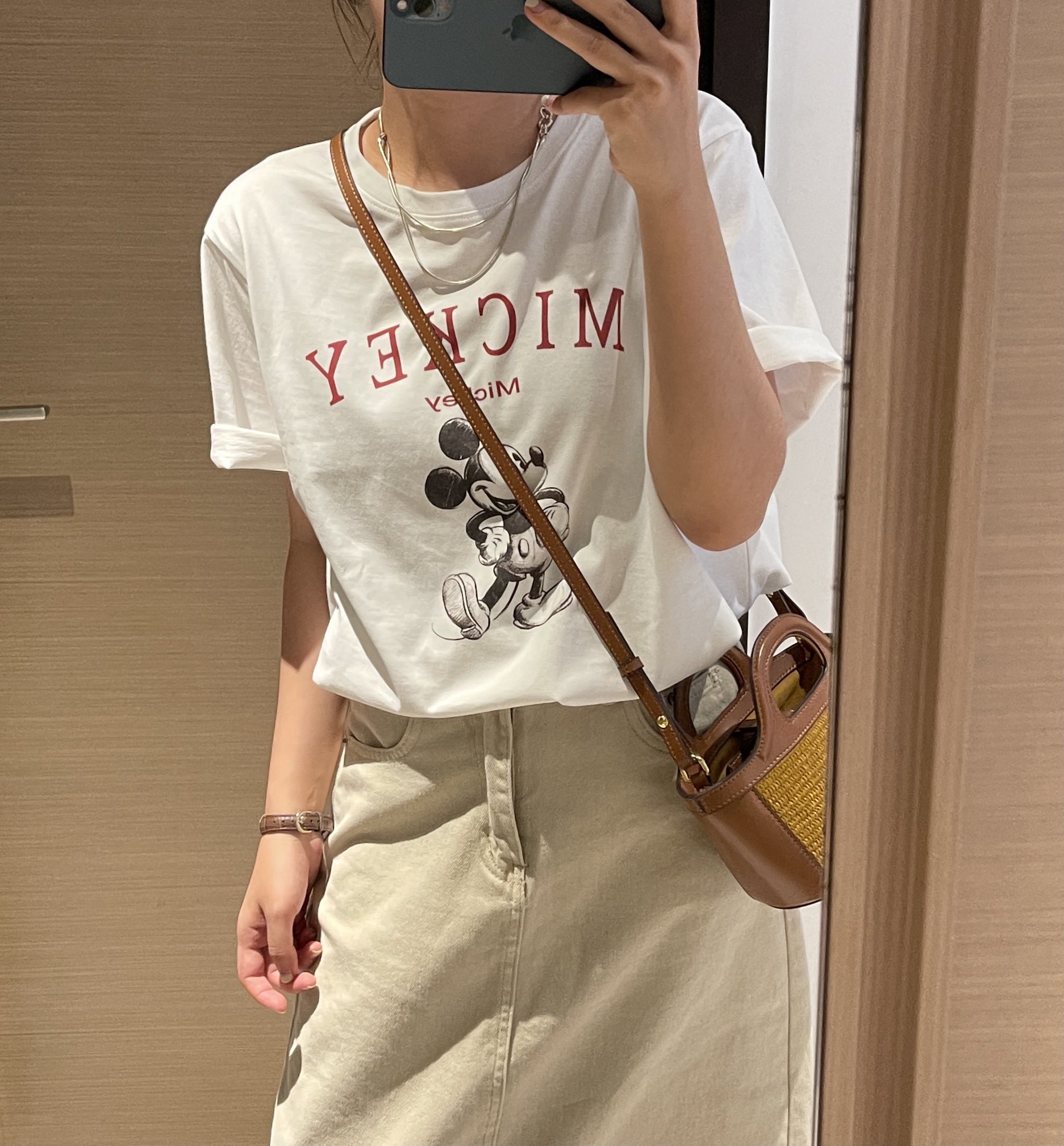 White cartoon Mickey shoulder slim T-shirt