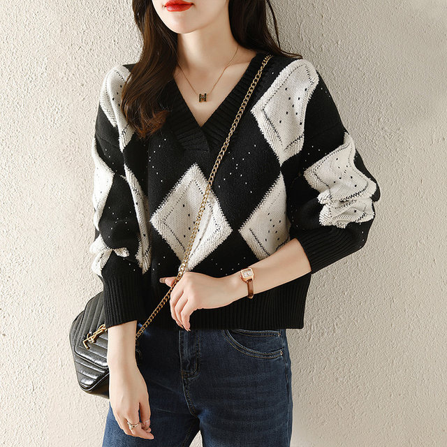 Short sweater niche design sense top V -neck cover sweater female ...
