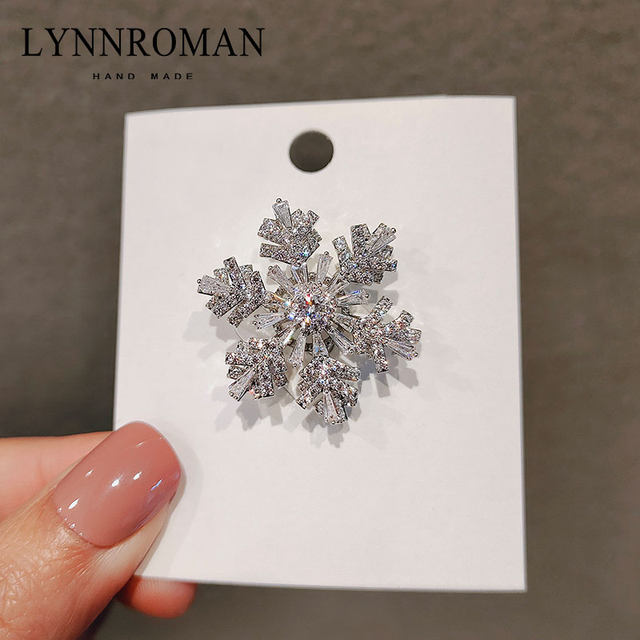 Simple and versatile snowflake brooch, trendy personality, rotatable ...