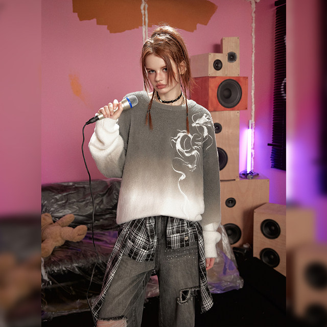 UNIFREE Embroidered Sweater Women's Year of the Dragon Gradient Retro ...