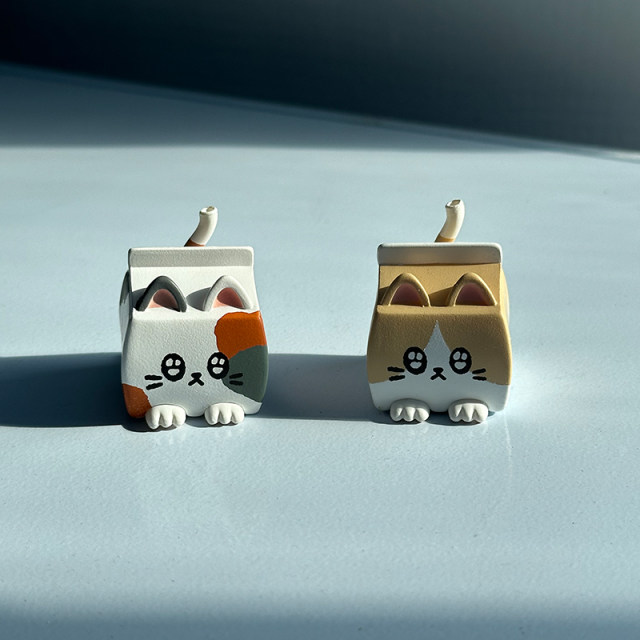 Japanese genuine QUALIA cat milk box shaped doll capsule black and ...