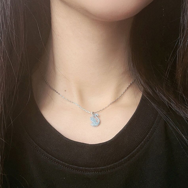 Swarovski/Swarovski New Blue Gradient Swan Swan Necklace Tips Women's ...