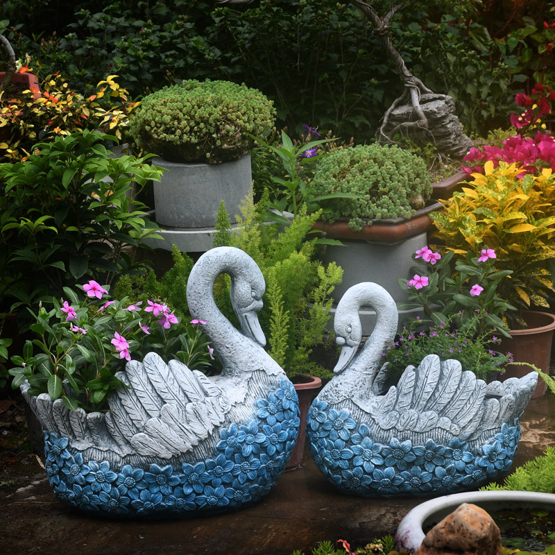 Swan Plant Pot - Outdoor Garden Decor - Flowers Like Water