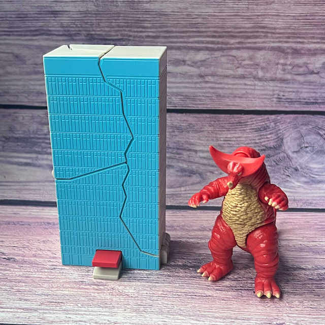 Bandai Genuine Ultraman Monster World Set Georra Eric King Saiga Soft ...