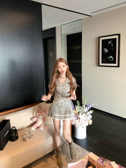 COOLLINE Lin Zixi noble plaid gold button suit women v-neck French top ...